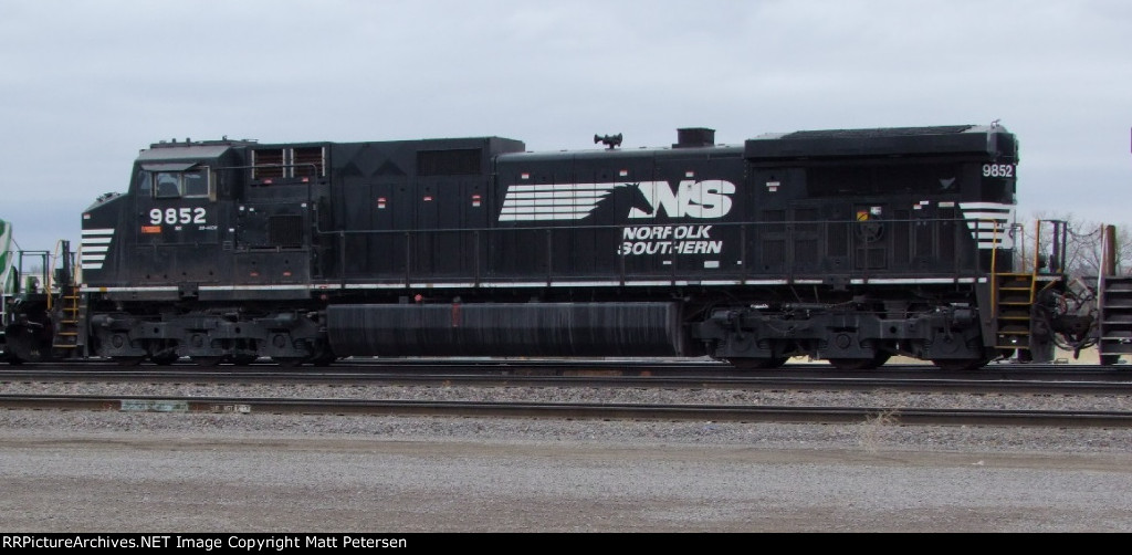 NS 9852